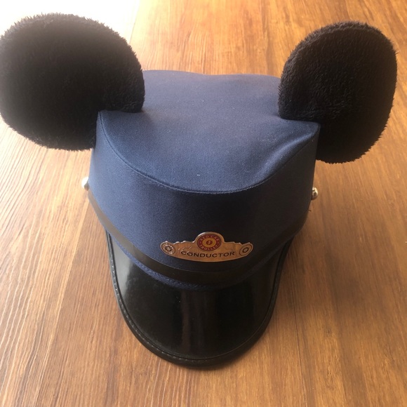 Disneyland DCA Mickey trolley conductor hat- SM - www.h2scan.com